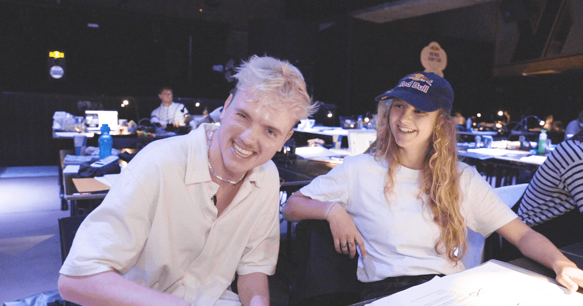 Michael Amani crasht de Red Bull Studyclub | TAGMAG