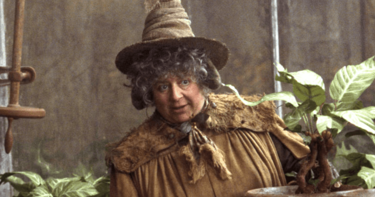 82-jarige 'Harry Potter'-actrice poseert naakt voor Vogue | TAGMAG